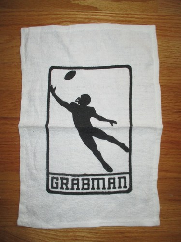 RANDY MOSS No. 81 "GRABMAN" Towel OAKLAND RAIDERS NEW ENGLAND PATRIOTS ...