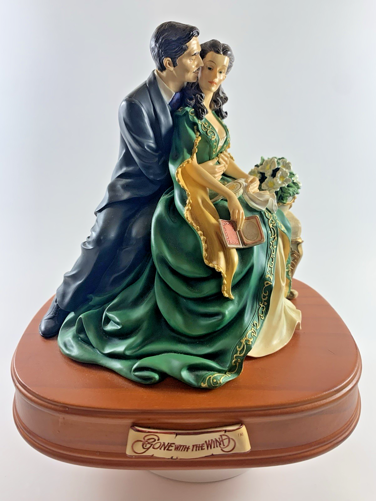 Gone With The Wind San Francisco Music Box ~ Rhett & Scarlett Sitting ...