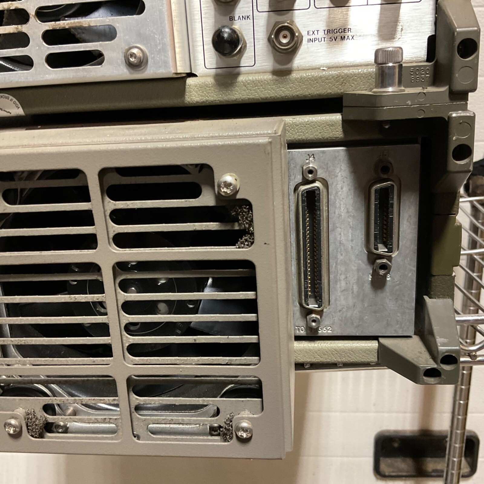 Hewlett-Packard HP 8568B Spectrum Analyzer & Display 100Hz-1.5GHz | eBay