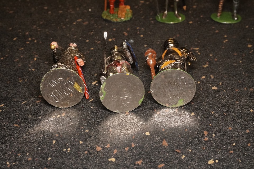 Alymer Painted Lead Soldiers Lot of 12 Knights Soldiers in Armor Nice ...