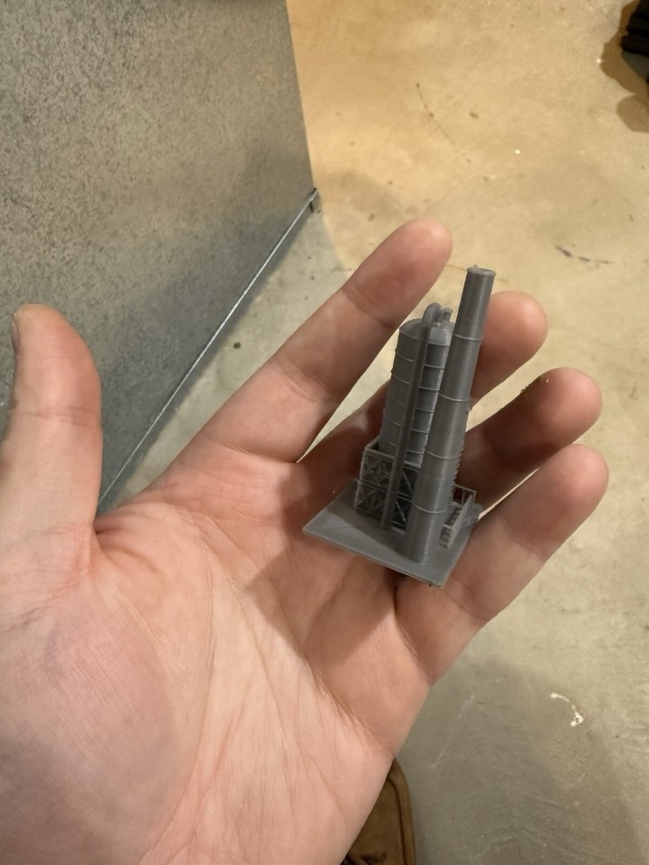 N Scale Oil Refinery / 1:160 Scale / No Assembly Required - Built And ...