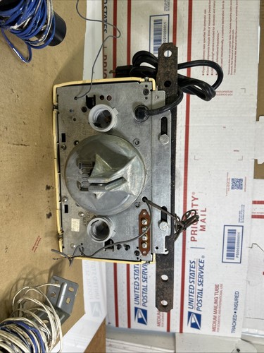 Genie GarageDoor Opener Intellicode Screw Drive Model Cm8600ic/a Motor ...