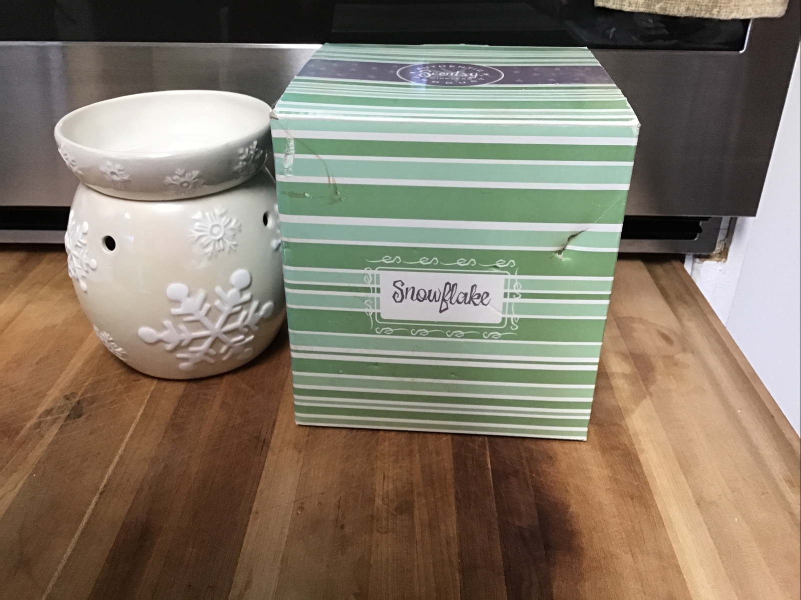 Scentsy Snowflake White Warmer Full Size Retired Hard To Find Christmas ...