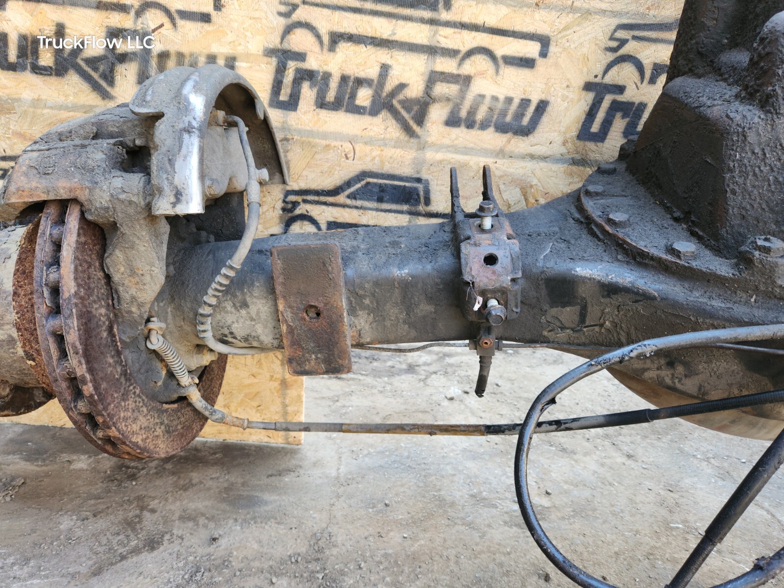 1999-2001 Ford F550 Dana S135 Rear Axle 8 Lug 4:88 Ratio 14.24" ring ...