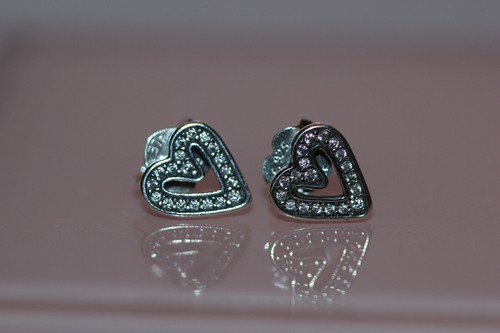AUTHENTIC NWT PANDORA Freehand Heart Stud EARRINGS 298685c01 BOX AND ...