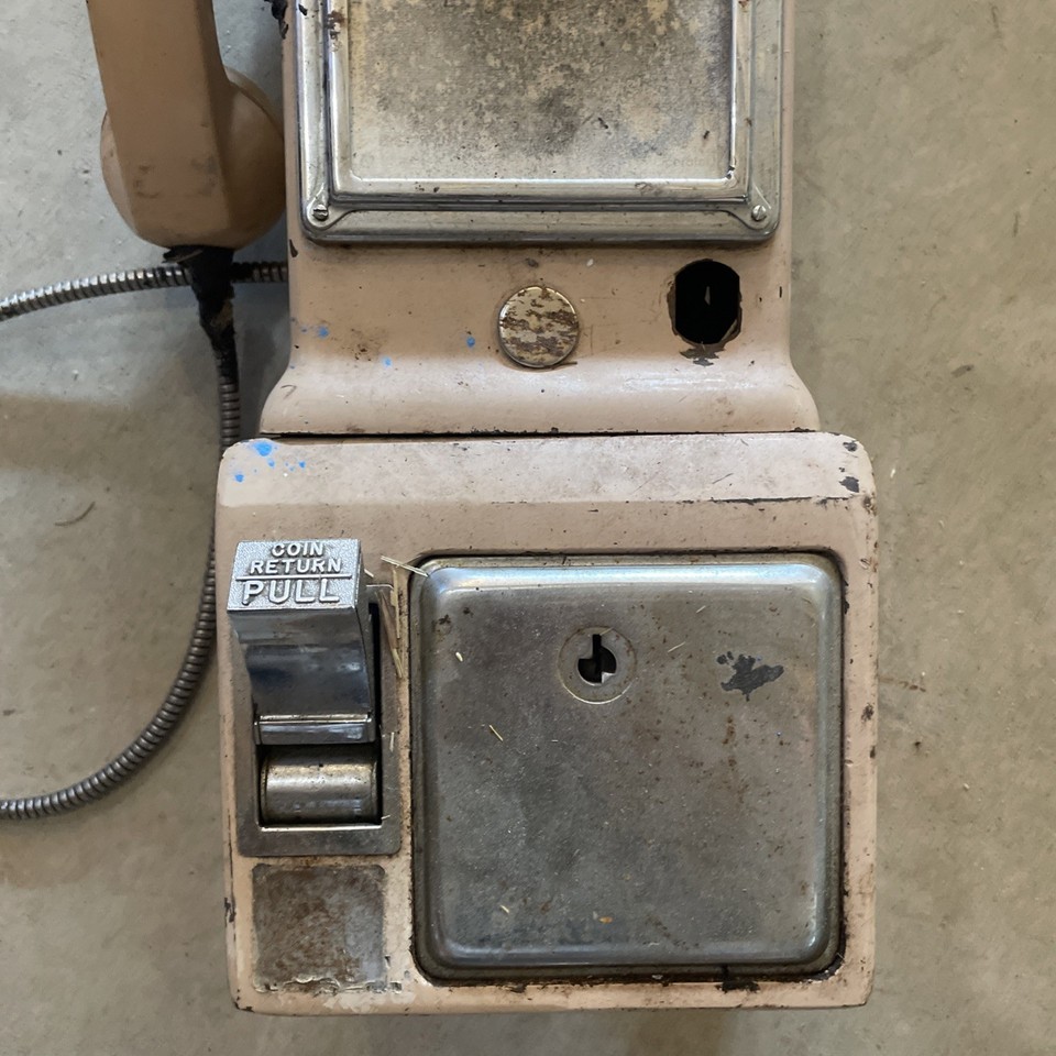 VINTAGE SASKTEL PAYPHONE IN PINK CW A KEY | eBay