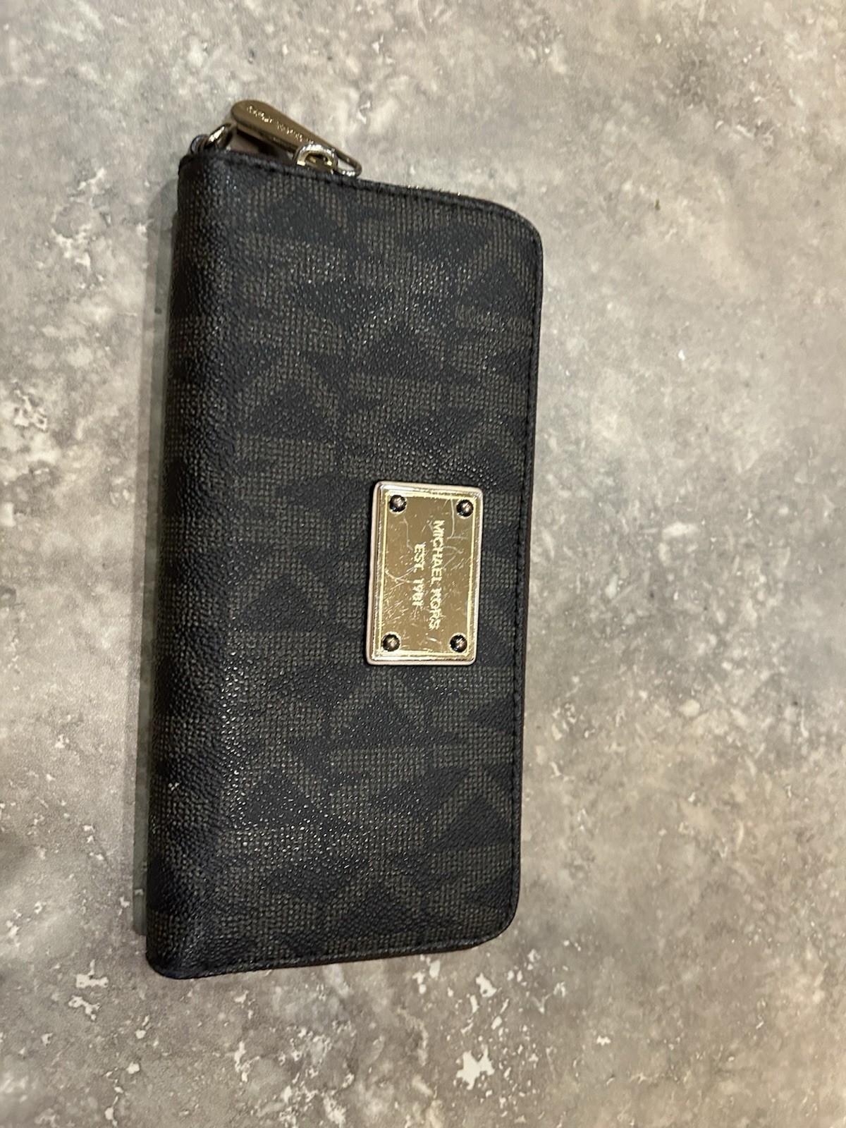 MK Michael Kors Signature Wallet Full Size Zip Around… - Gem