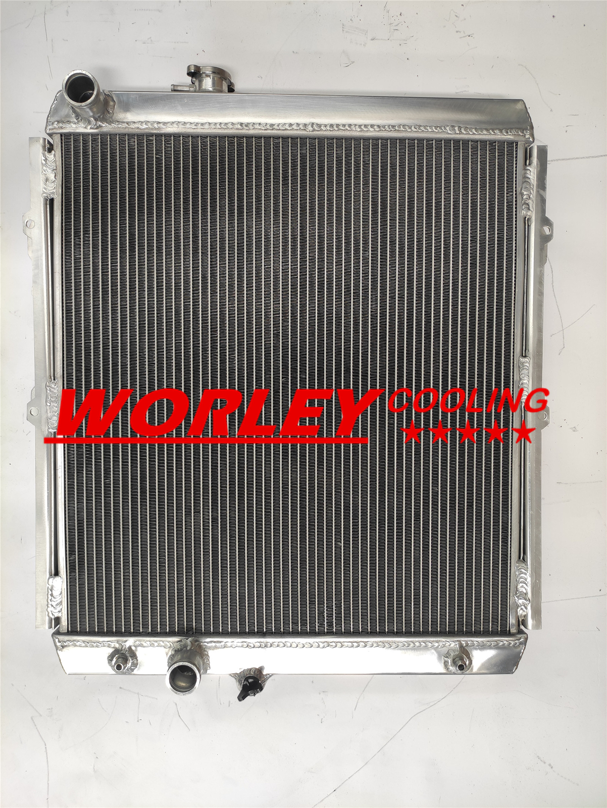 VIC-3ROW radiator for Hilux KZN165R 3.0L Diesel 4X2 4X4 SR 10/97-02/05 ...