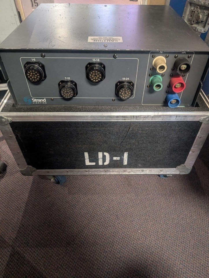 Strand CD80 24 channel dimmer rack with road case | eBay
