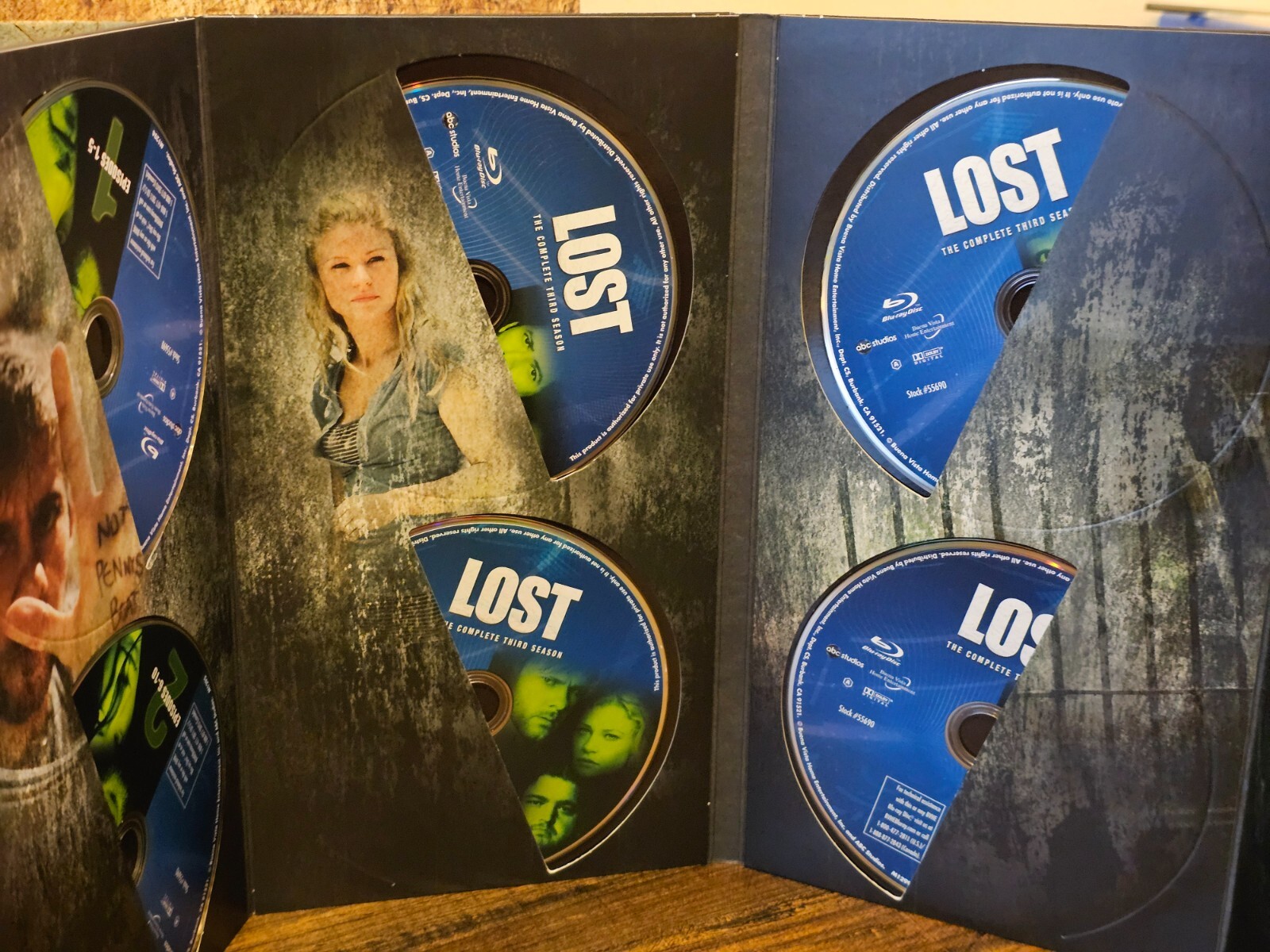 Lost: The Complete Series (Blu-ray Disc, 2010, 36-Disc Set) for sale ...