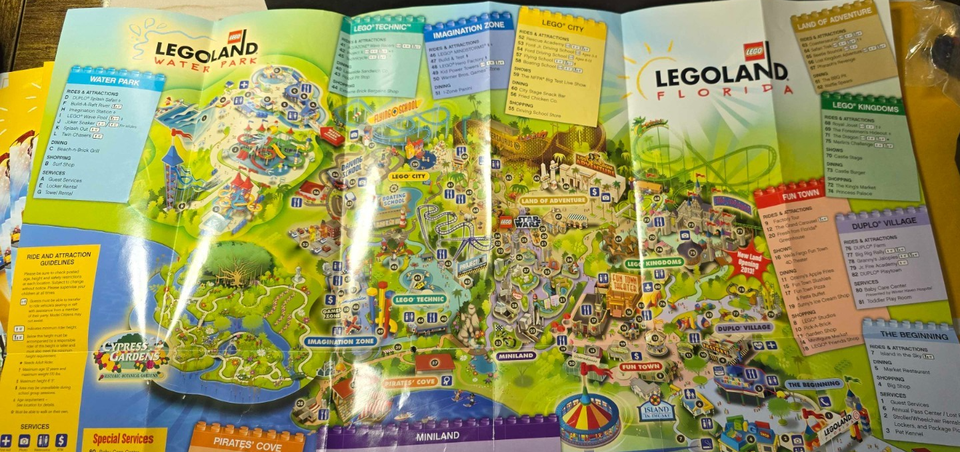 LEGOLAND Buttons LOT of 13 RARE/Exclusive PLUS 5 Original Park Maps ...