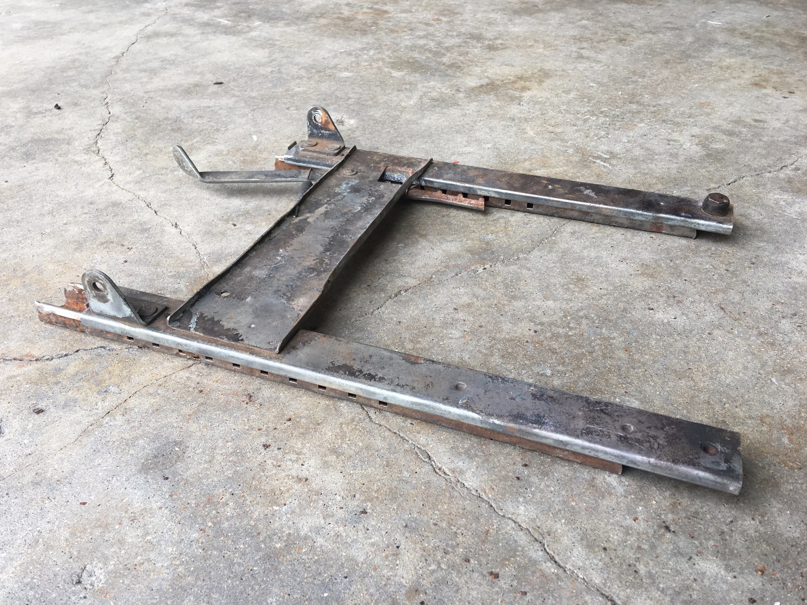 Triumph TR6 Seat Rack Slider B | eBay