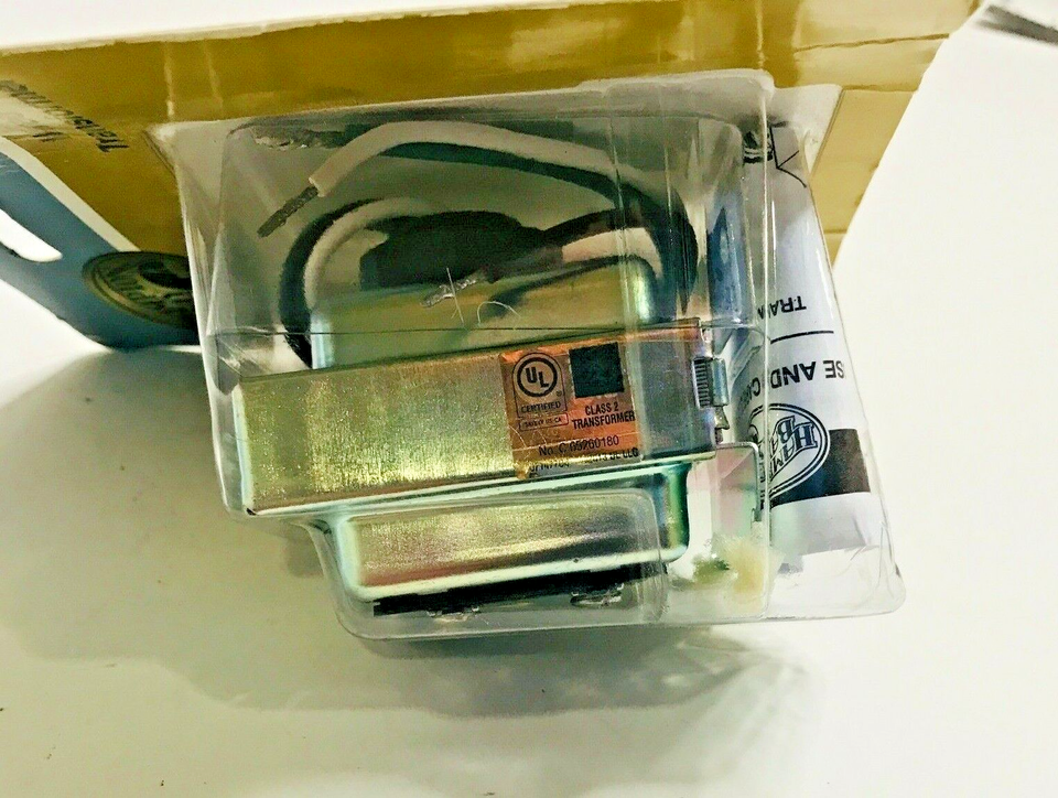 New Hampton Bay 16 VAC Transformer Wired Door Bell 1003 008 634 Lock ...