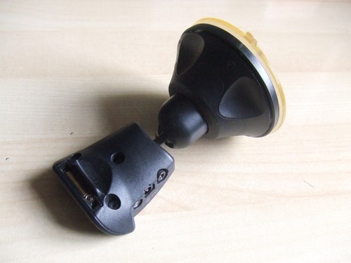 Genuine Tom Tom Go 510. 710. 910 Suction Windscreen Mount Holder SAT ...