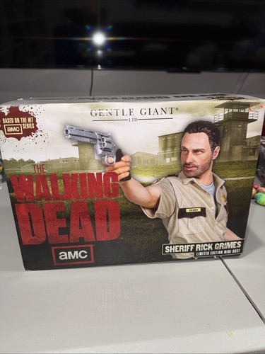 Walking Dead Sheriff Rick Grimes Mini Bust by Gentle Giant Limited ...