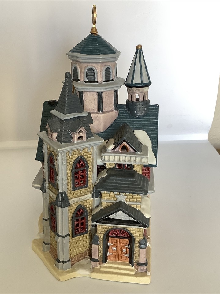 Lemax NEEDHAM COMMUNITY CHURCH Caddington Christmas Village Ceramic ...