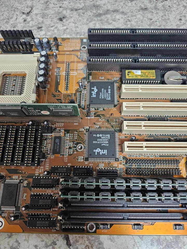 VINTAGE FIC PT-2003 Socket 7 Intel AMD Cyrix AT Motherboard 8MB 4xPCI ...
