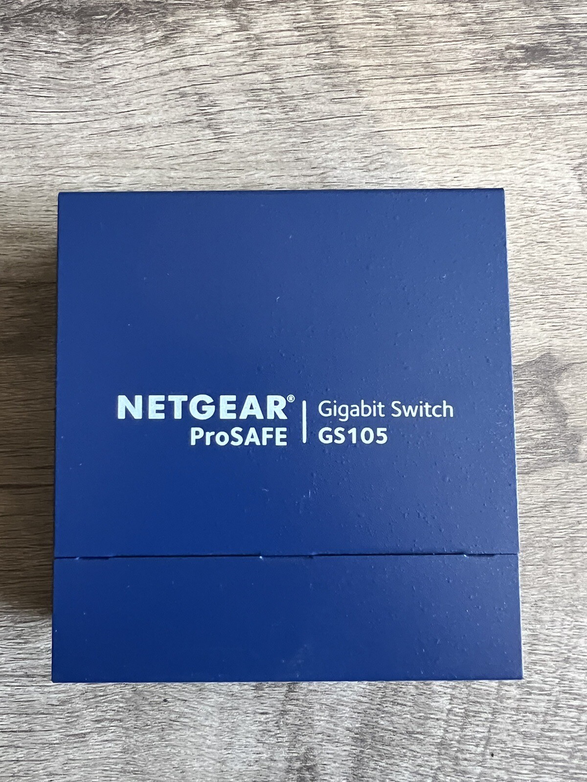 NetGear ProSafe GS105v5 Blue Wall Mount 5-Port Gigabit Ethernet ...