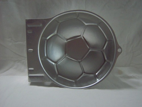 WILTON SOCCER SPORT BALL SHAPE CAKE PAN 2105-2044 Basket Base Cue Beach ...