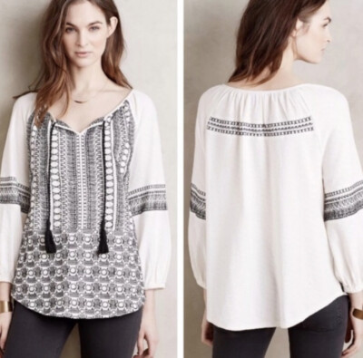 Anthropologie Akemi + Kin Black/White embroidered Peasant Top Misses ...