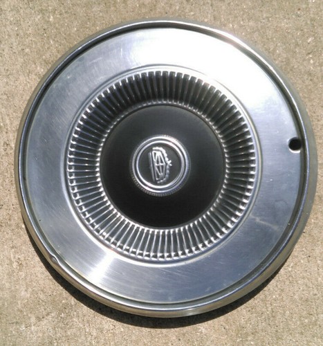 Set of (4) 1971-1977 Ford-Mercury hubcaps 14 inch | eBay