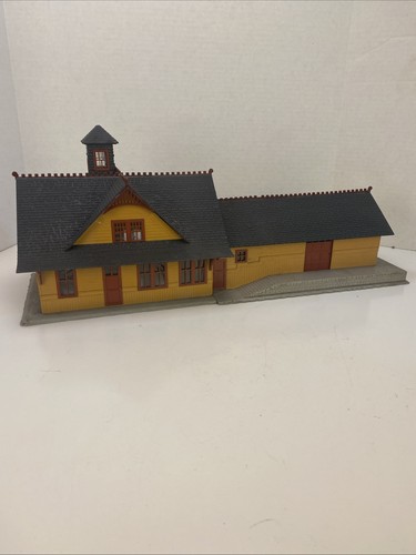 Vtg Lionel 6-83440 O Gauge Large Train Station Pola Germany 23”L x 8.25 ...