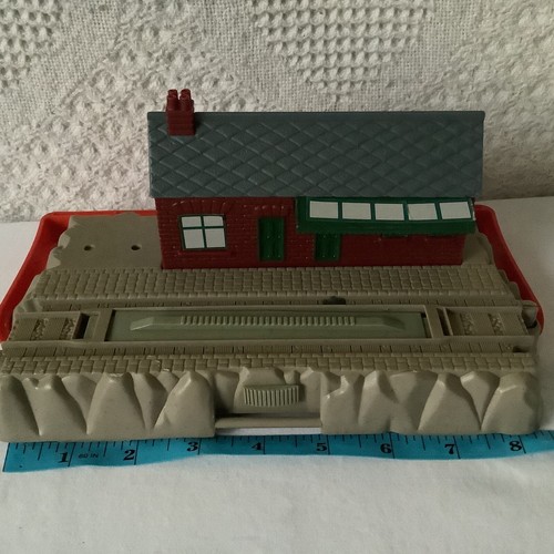 2007 Mattel Trackmaster Thomas Tank Engine Train Track Ticket Station ...
