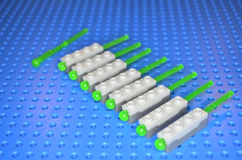LEGO Launcher 8 Spring Shooters 15301 and 8 Green Projectiles + Spare ...
