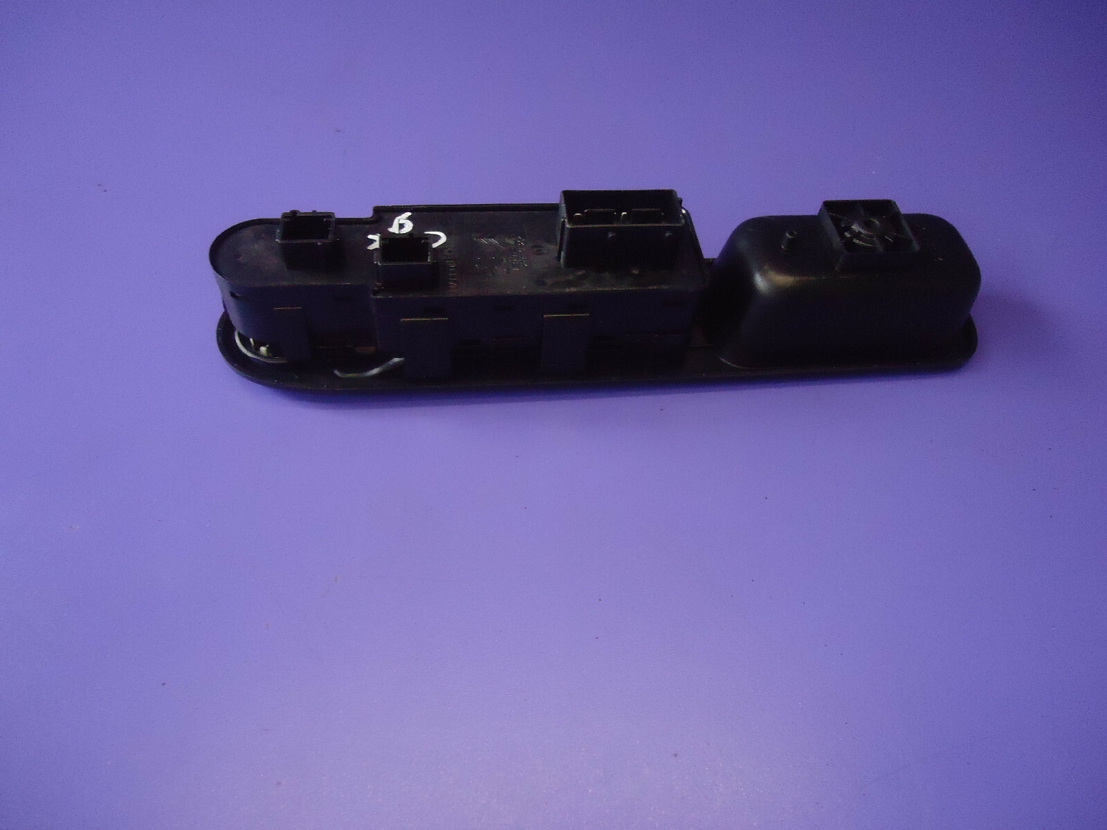 PEUGEOT 5008 DRIVER WINDOW SWTICH WITH POWER FOLD FUCTION 2009 - 2014 ...