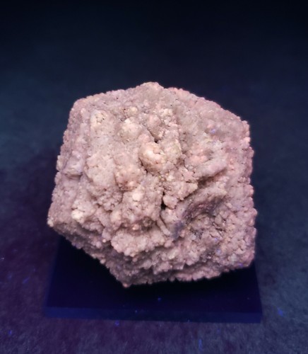 ***WOW-Fluorescent Dolomite ps. Aragonite crystals, mine Roswell N ...