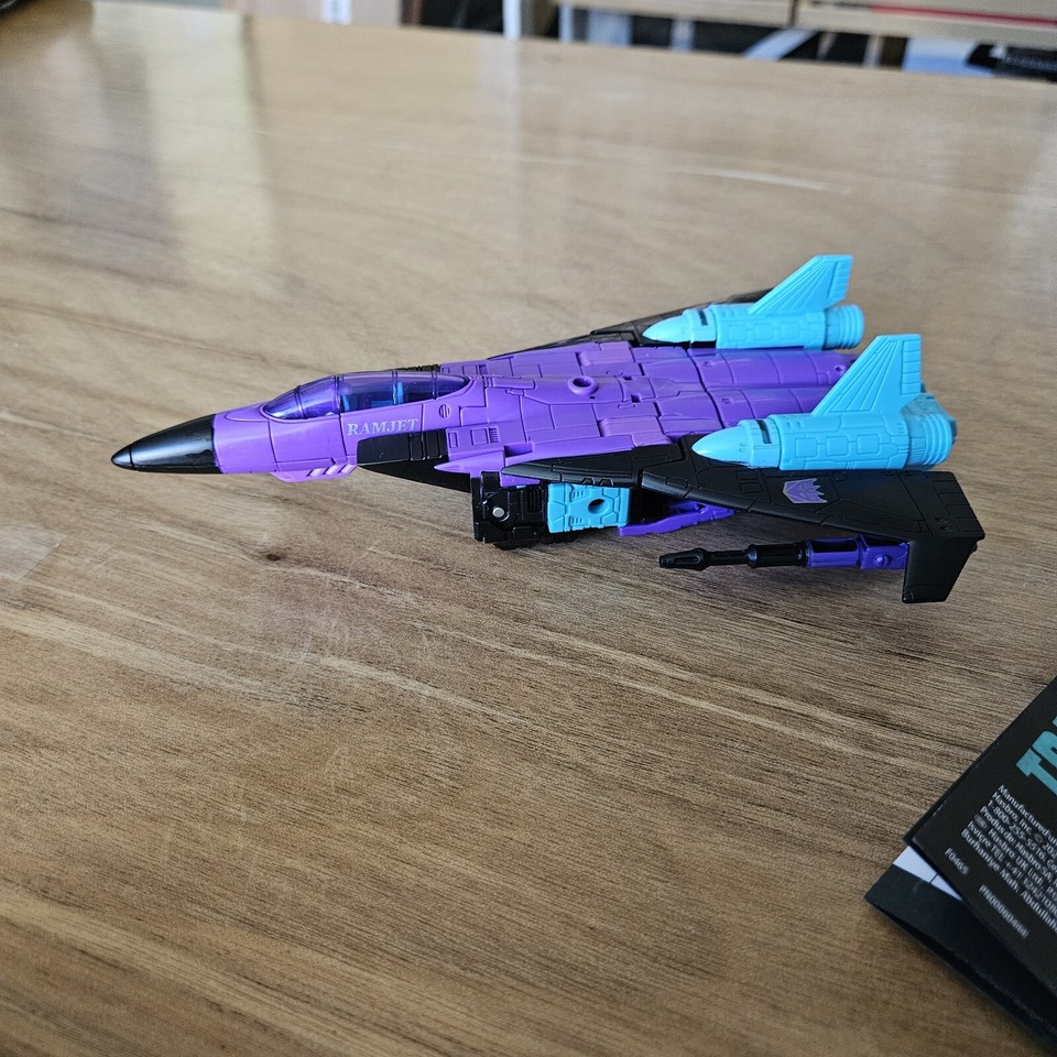 Ramjet G2 100% Complete Voyager War for Cybertron - Earthrise ...