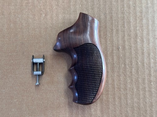 Hogue Checkered Pau Ferro Finger Groove Grip for RUGER SP101 Revolvers ...