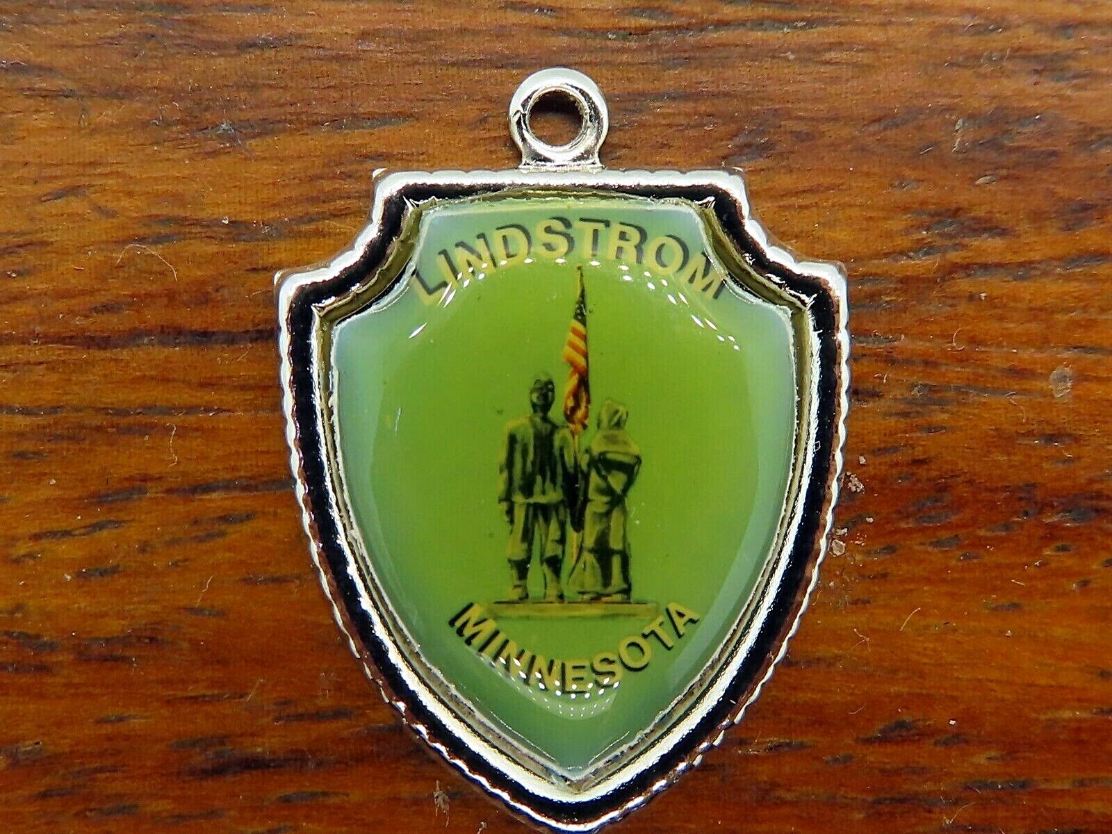 Vintage silver LINDSTROM MINNESOTA STATE U.S. FLAG TR… - Gem
