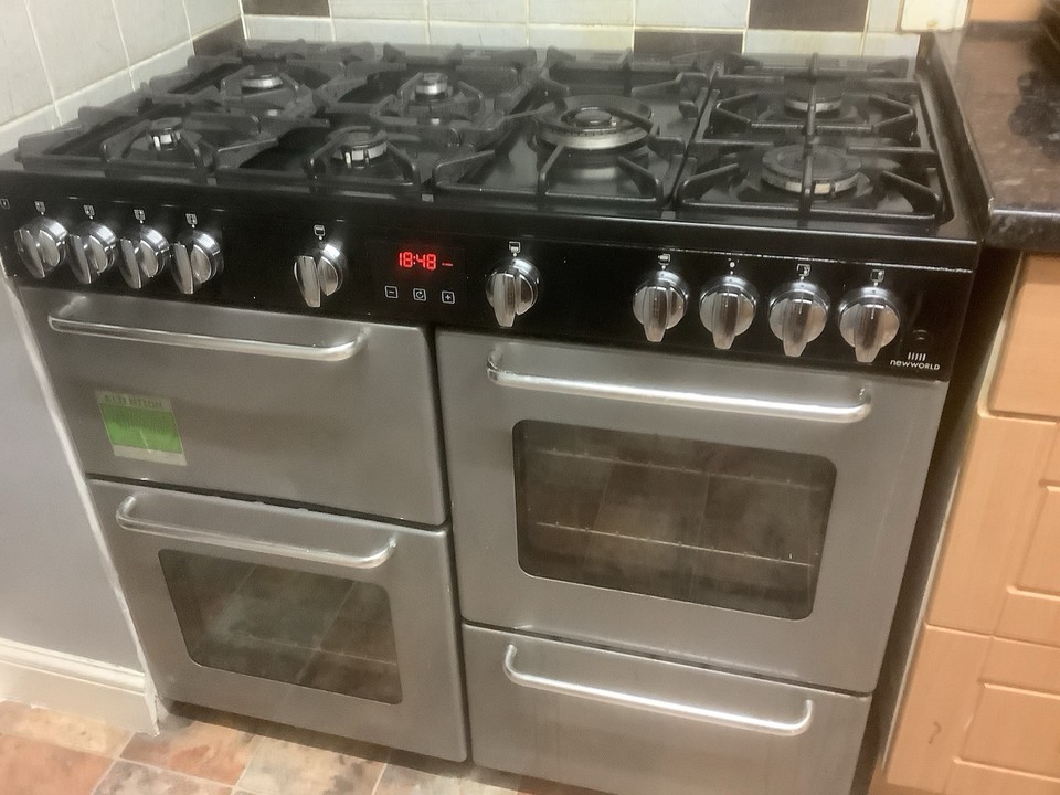New World Range Gas Cooker Excellent Condition Selling New Kitchen ...