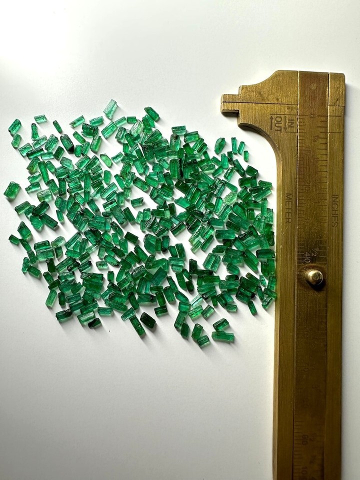 10 Pcs AAA Mini Emerald Crystal, Emerald Pencil, 100% Natural Raw ...