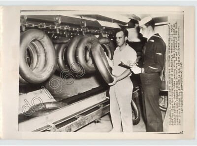 US Navy Supervises GOODYEAR Rubber & Tire Operations Strike 1943 Press ...