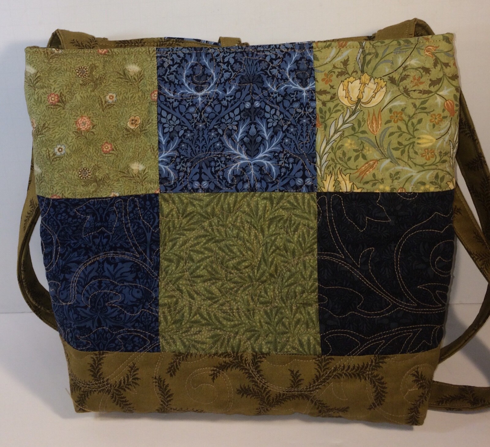 Quilted Charm Square Tote Bag w Coordinates Buttons Closer 2 Pockets 12 ...
