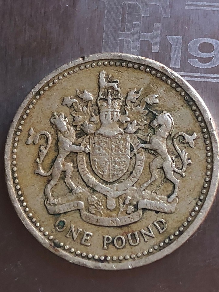 1983 One Pound coin error upside down rim Queen Elizabeth II rare | eBay