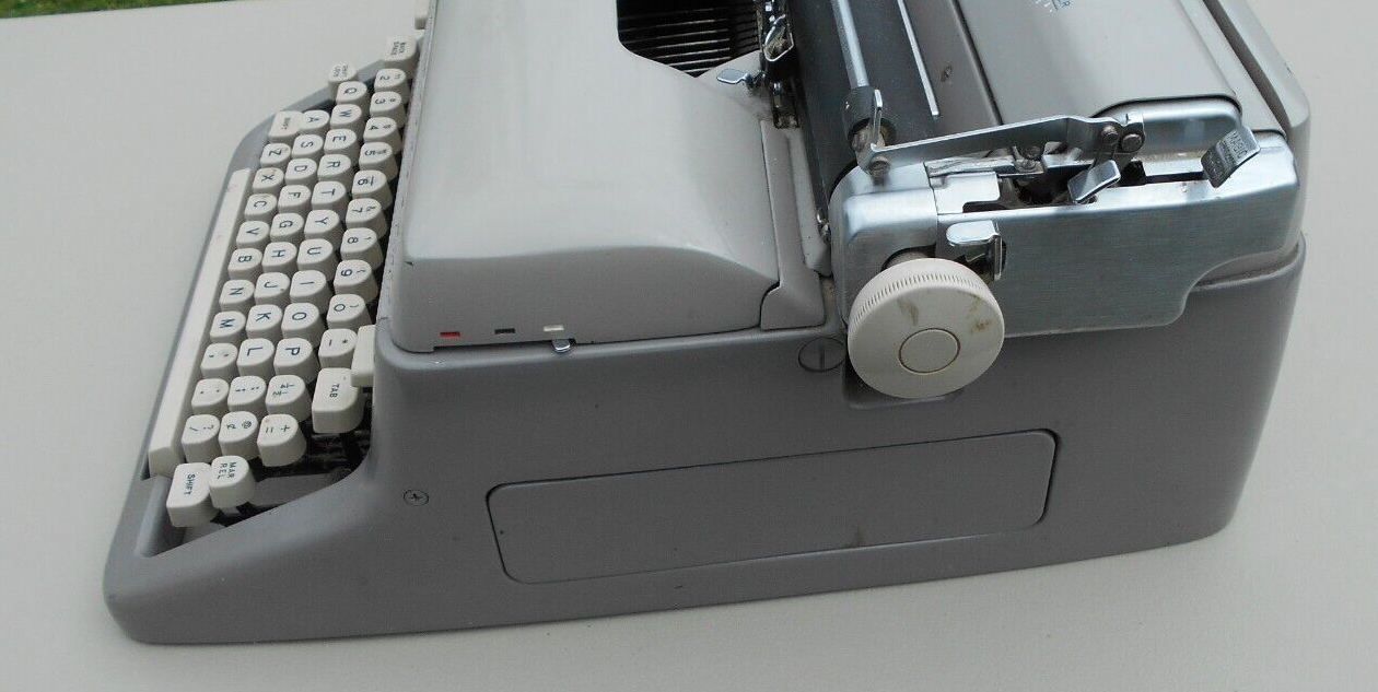 Royal Vintage Manual Typewriter Space Bar Doesn't Work Grey Metal For ...