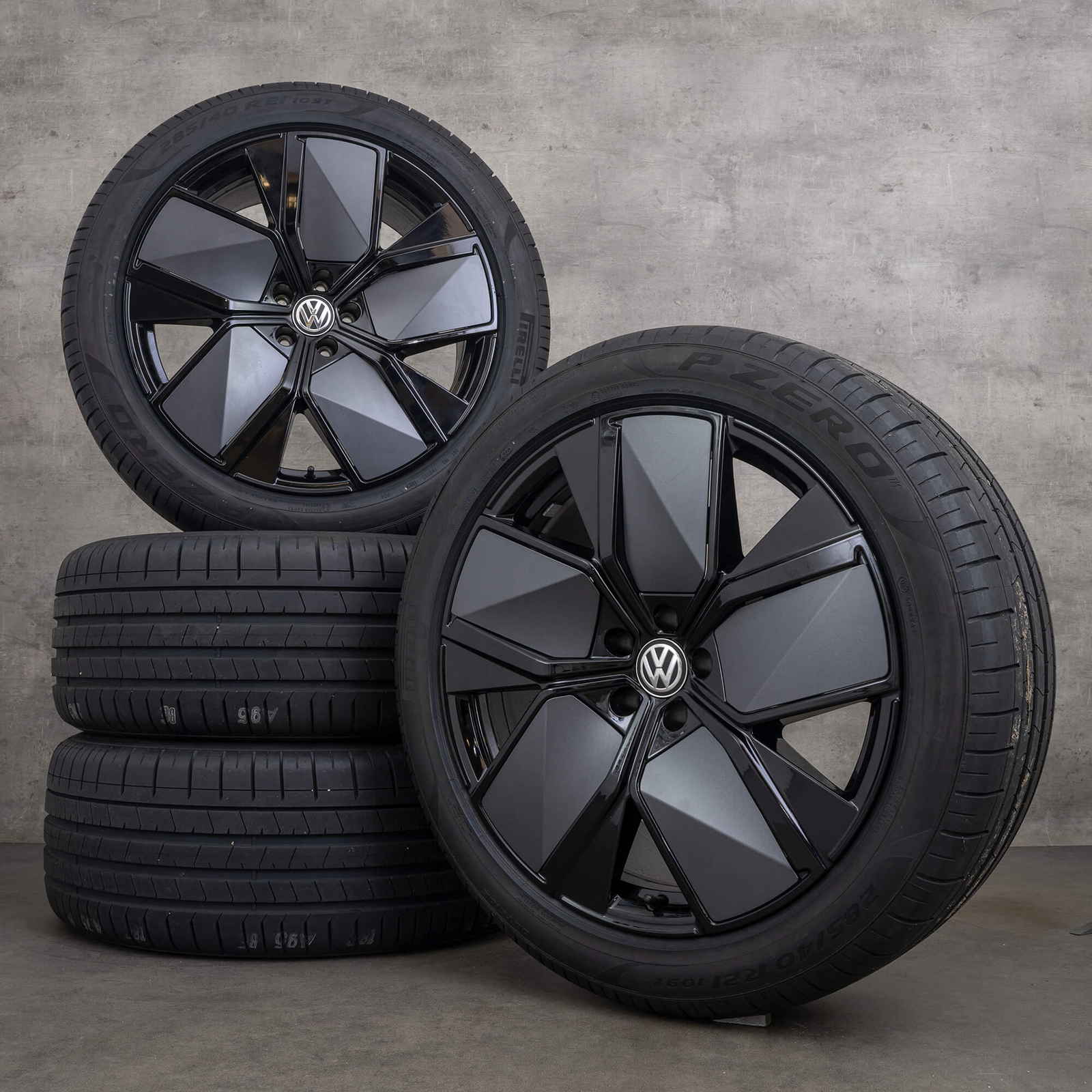 Original Volkswagen Touareg III 760 summer tires 21 inch rims ...