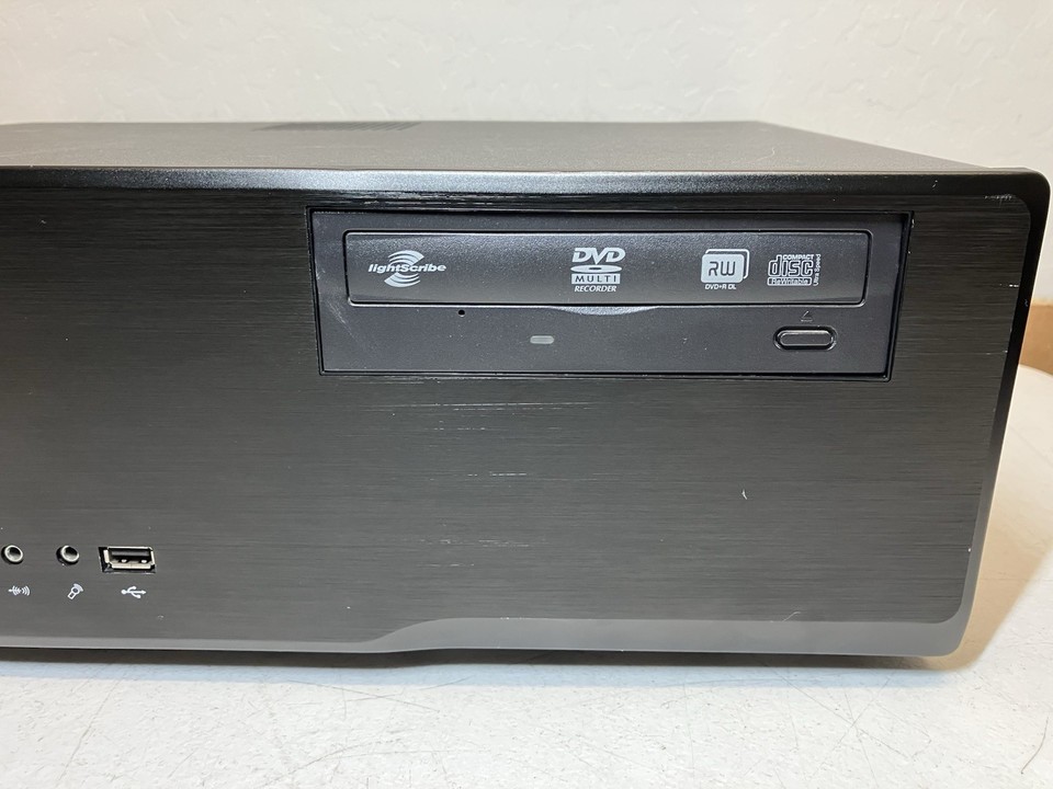 Silverstone GD09 HTPC Case / Flat case for a home theater build ...