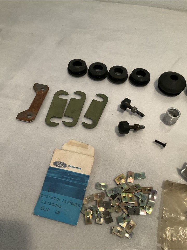 DeTomaso Pantera Parts Lot - Look | eBay