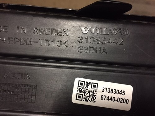 volvo xc90 bumper grille R right passenger wo/sensor wo/chrome 15 16 17 ...