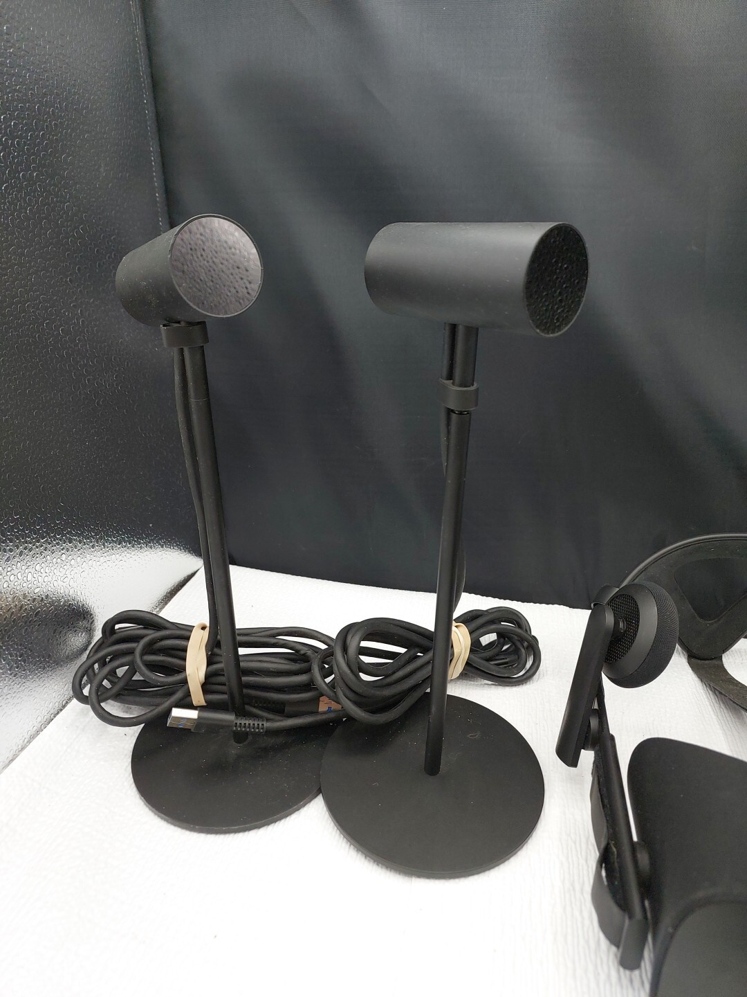 Meta Oculus Rift CV1 VR Virtual Reality Headset, Sensors, Controller NO ...