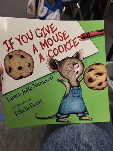 If You Give a Mouse a Cookie (New, Paperback) By Laura Numeroff ...