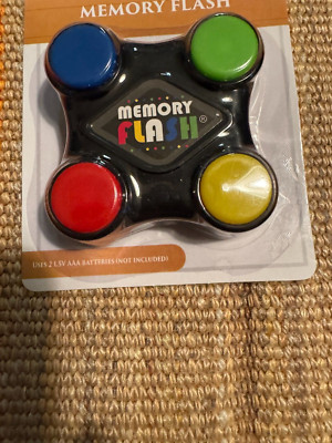 Handheld "Memory Flash" Game by Classic Games new in factory packaging ...