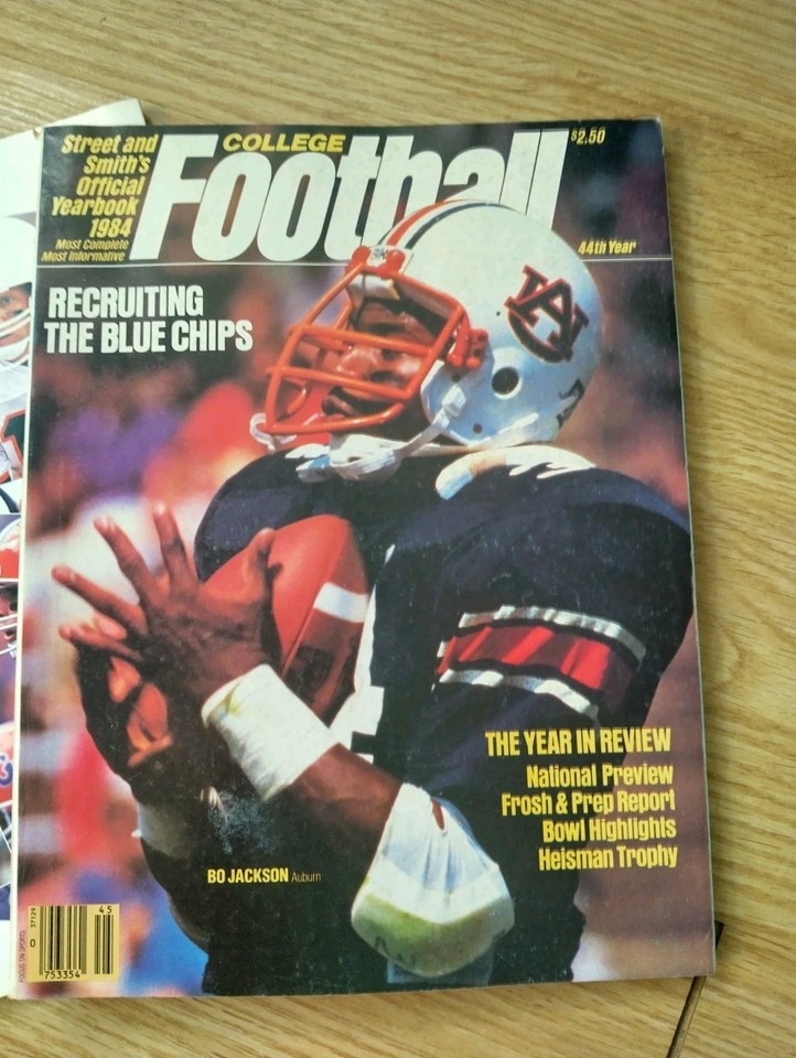 STREET AND SMITHS COLLEGE FOOTBALL YEARBOOK COLLECTION STEVE WORSTER ...
