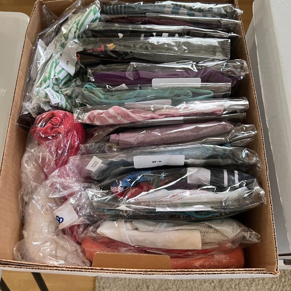 WHOLESALE BULK CLOTHING LOT RESELLER WOMENS MENS KIDS TOPS BOTTOMS - 15 ...