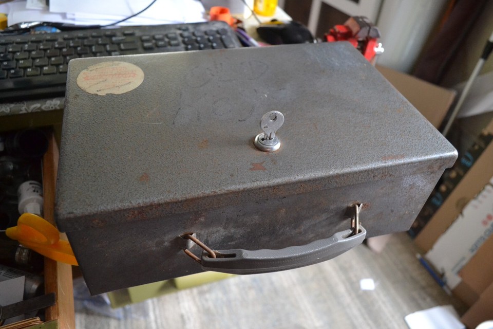 VTG Rockaway Steel Fire Resistant Secure Lock Box w/Key Open Box | eBay