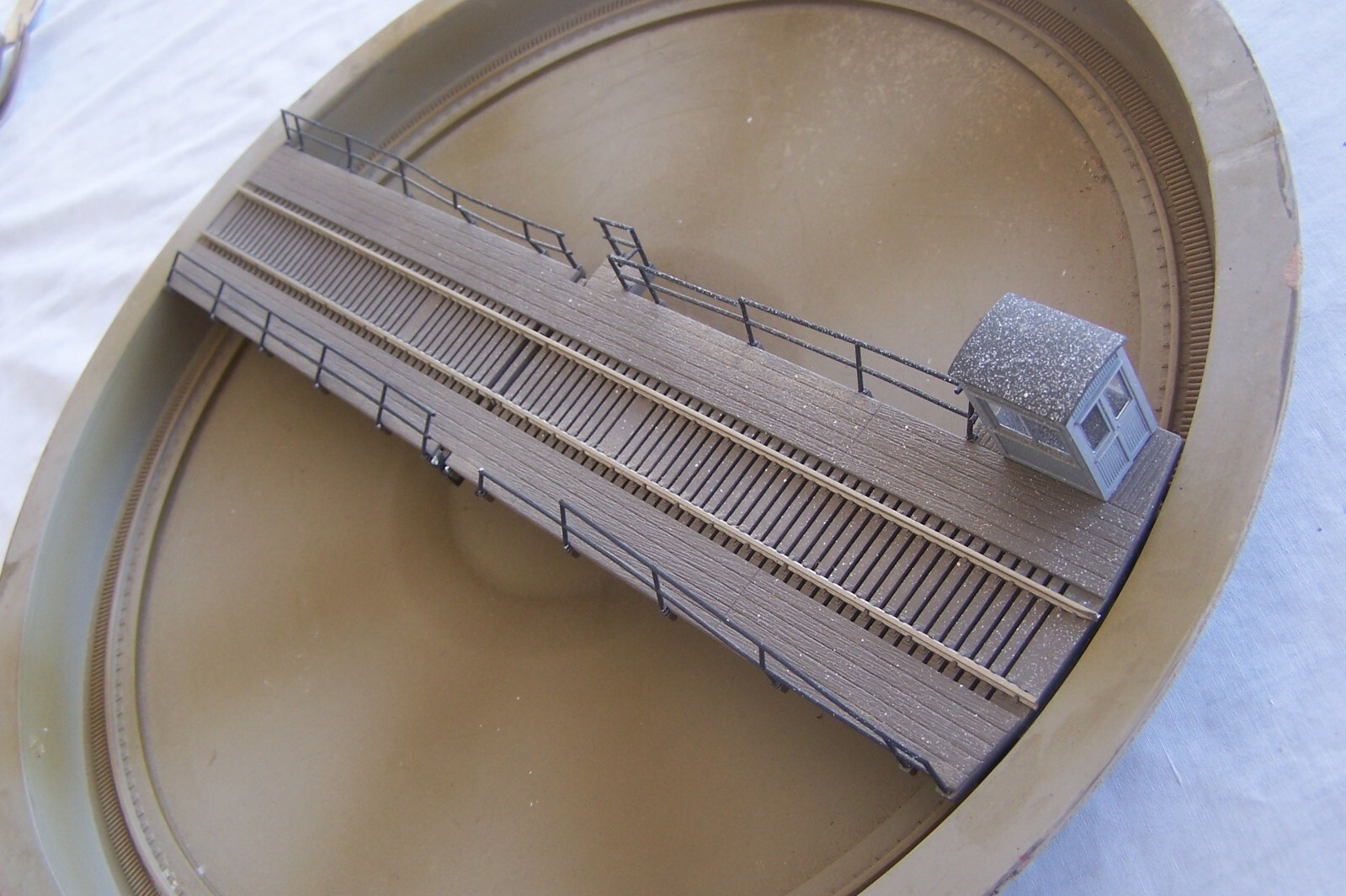 Walthers HO scale Motorized 90' Turntable with electronic indexing 13-3 ...